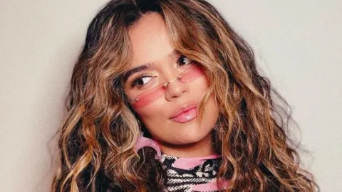 Los 12 looks y estilos de cabello más icónicos de Karol G a lo largo de ...