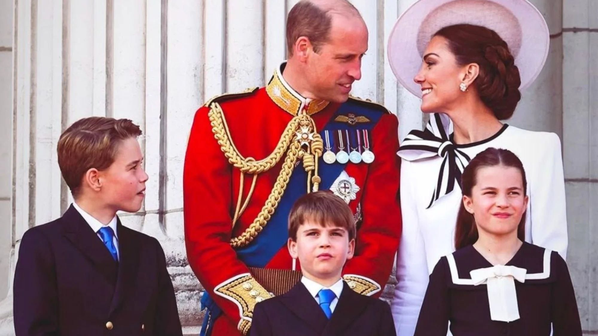 El príncipe William asegura que su vida familiar es "normal" puertas ...